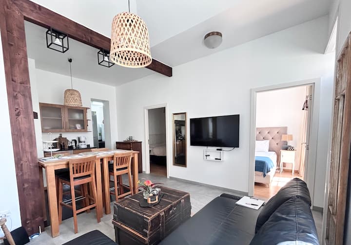 Townhouse, Bbq & Garden In Funchal Center - Monte