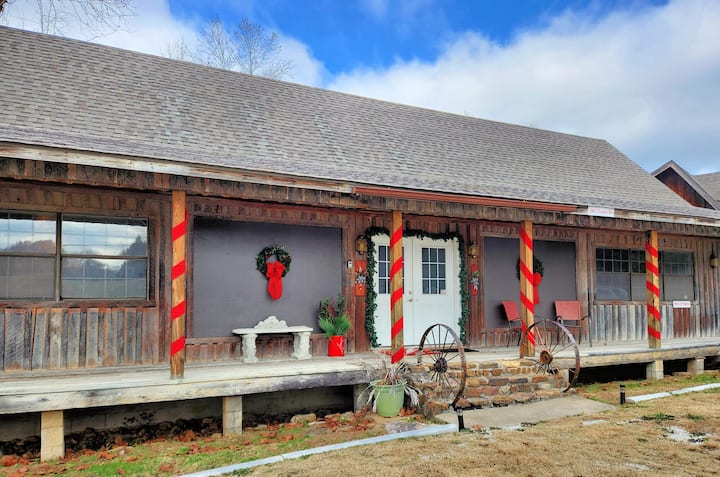 Bear Creek Lodge - Spacious With Rustic Charm - Harrison, AR
