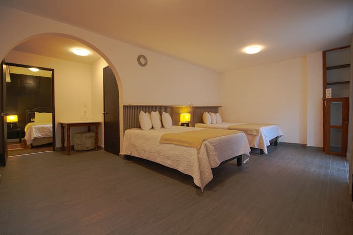 Habitación Hotel Planta Baja 3 Camas Centro - San Miguel de Allende