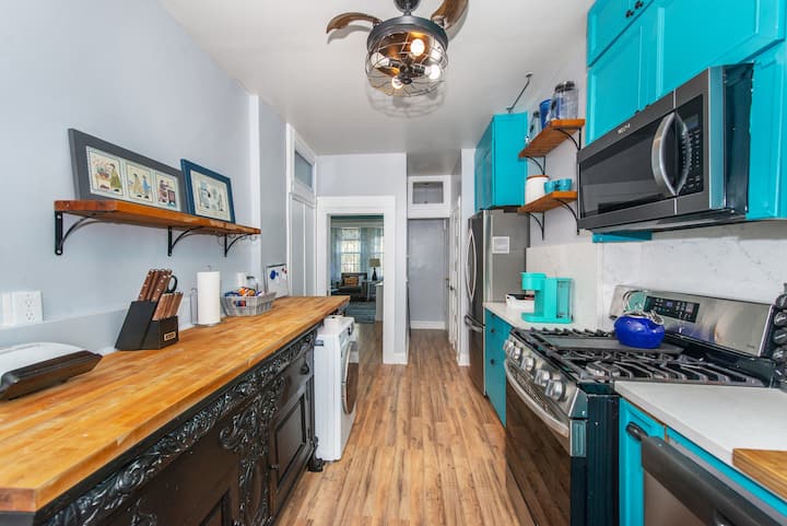 Urban Oasis W/ Patio • Quick Ride To Nyc - New York