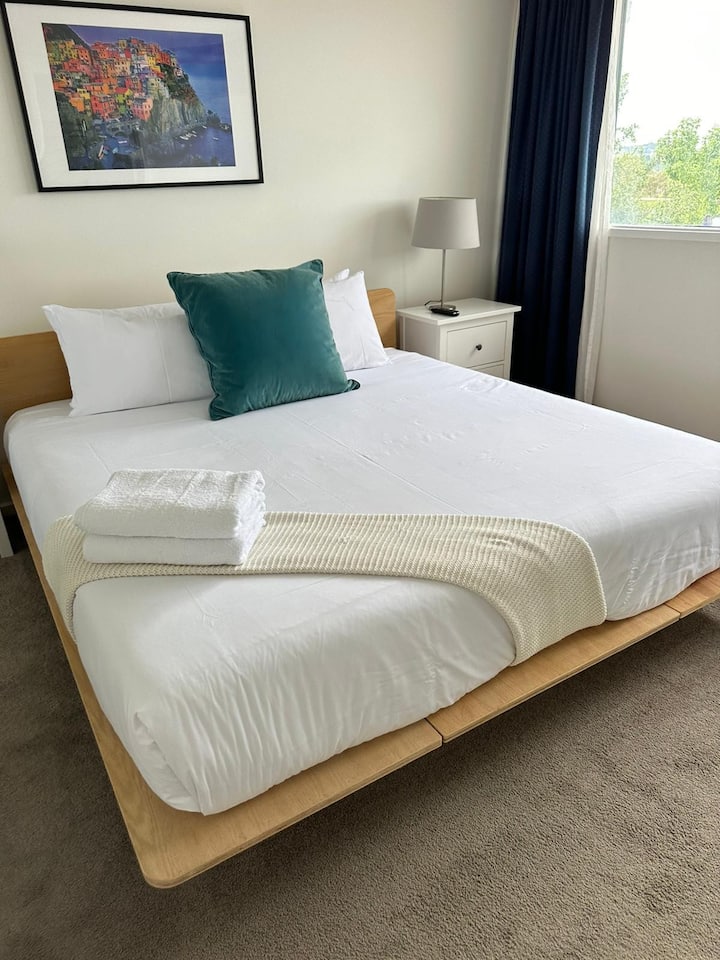 All The Family Basics In A Quiet Street With Views - Canberra