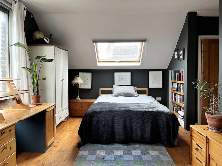 Airy Loft Studio With En-suite Bathroom - Londra
