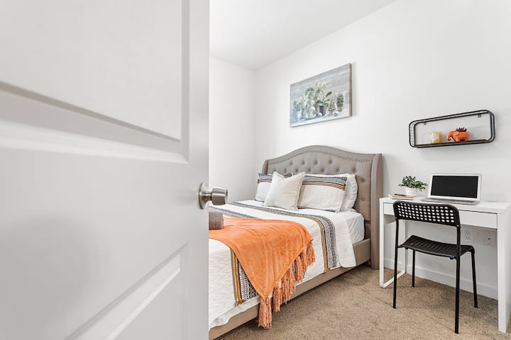 Quiet & Comfortable Private Room In Oc - Irvine, CA