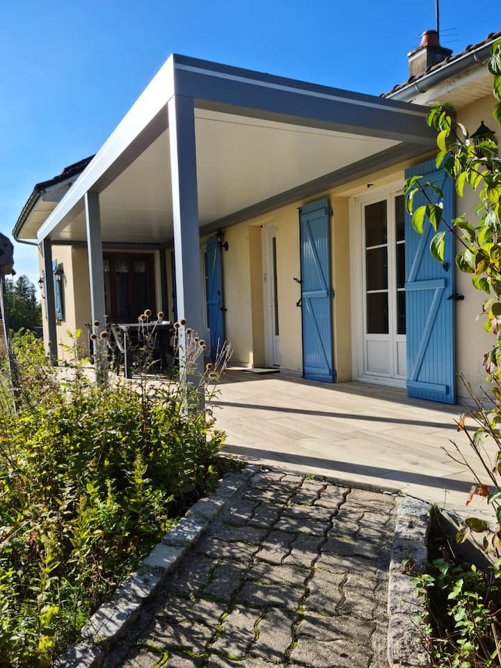 Charmante Maison, Parkings Et Rivière - Aube