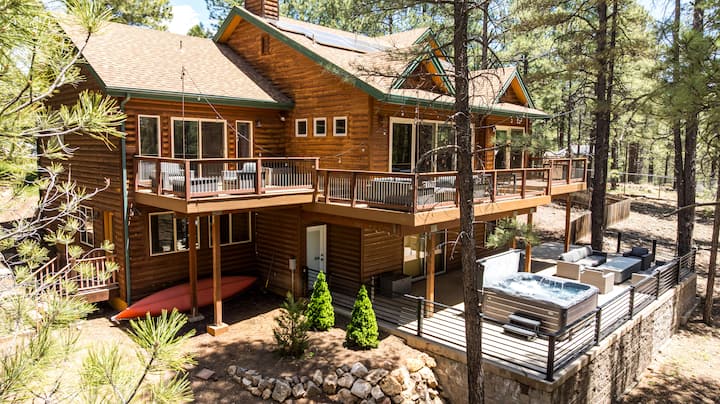 Luxury Forest Cabin By Downtown Flag W/hot Tub! - Flagstaff