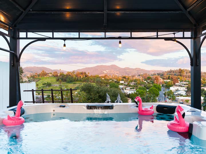 Secluded Family Escape: Game Room, Hot Tub, Beach - Vista, CA