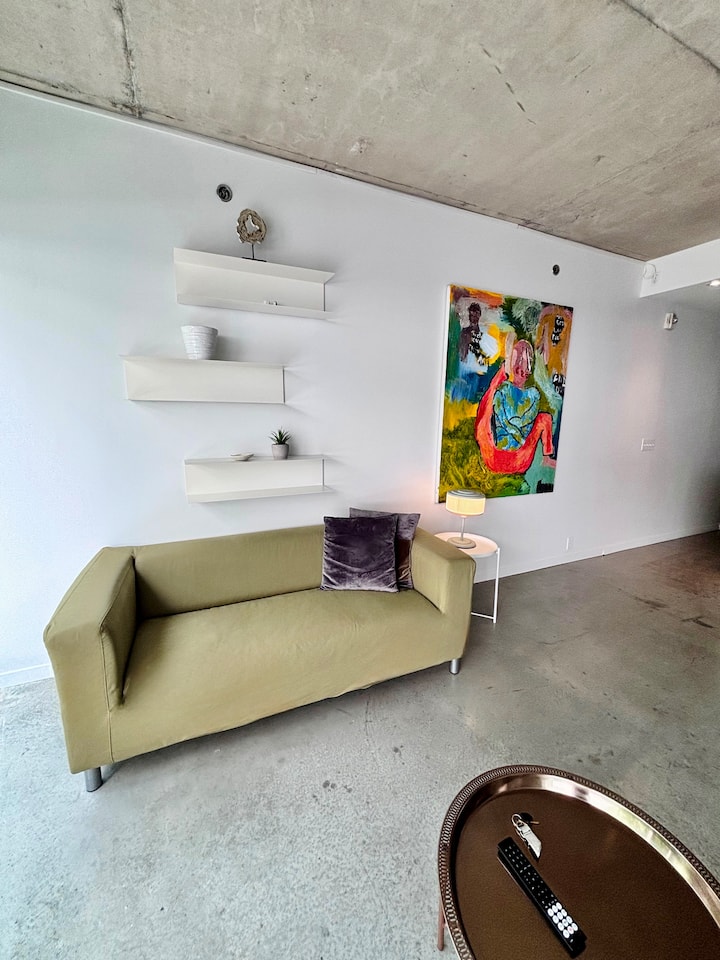 Uc - 02 Loft - Montreal