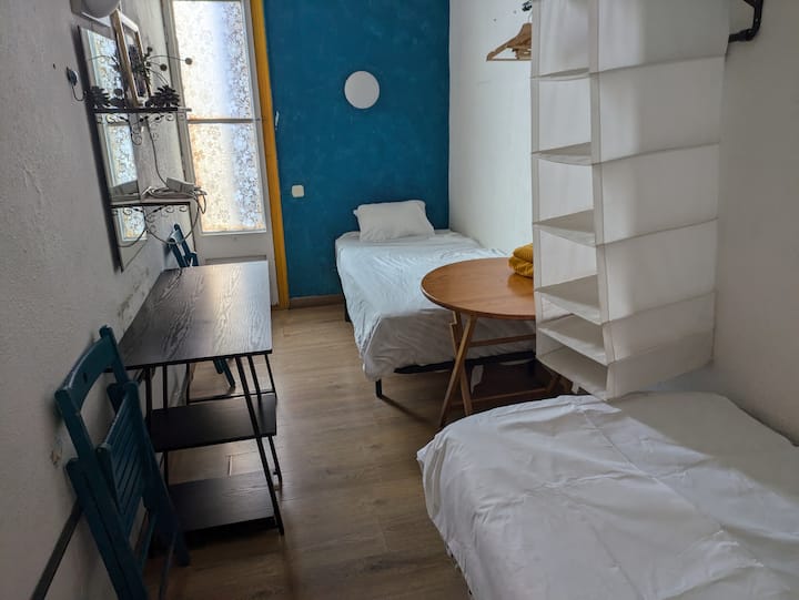 Twin Room Bathroom Share