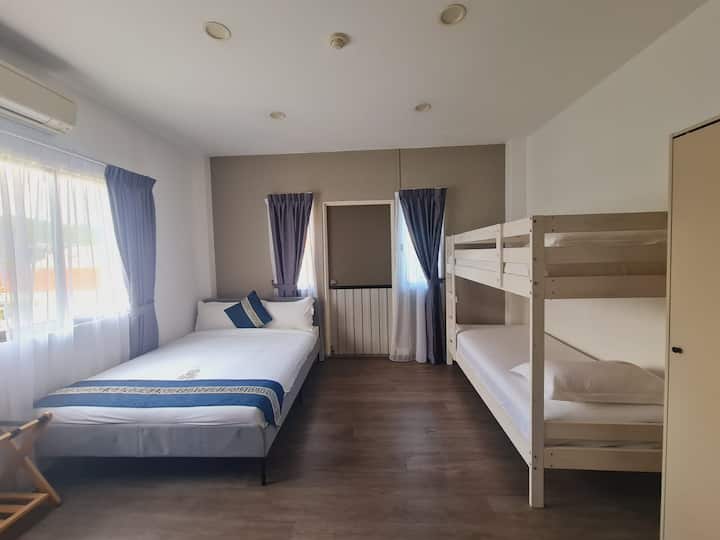 Amazing Family Rm W/balcony 10min To Nus&mrt (308) - Jurong East