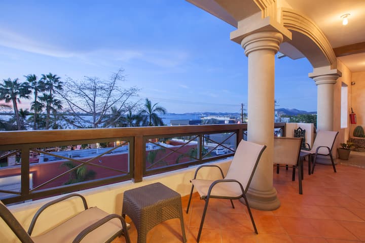 Vista Al Mar Y A Una Cuadra Del Malecón 4 - La Paz