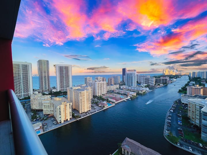 Excellent 2 Bedroom Apt W/great View - North Miami Beach, FL