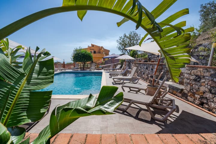 Studio Apartment With Pool & Parking - Naxos