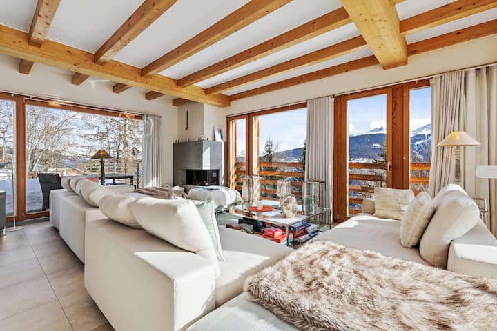 Tigers Nest In Swiss Alps - Veysonnaz