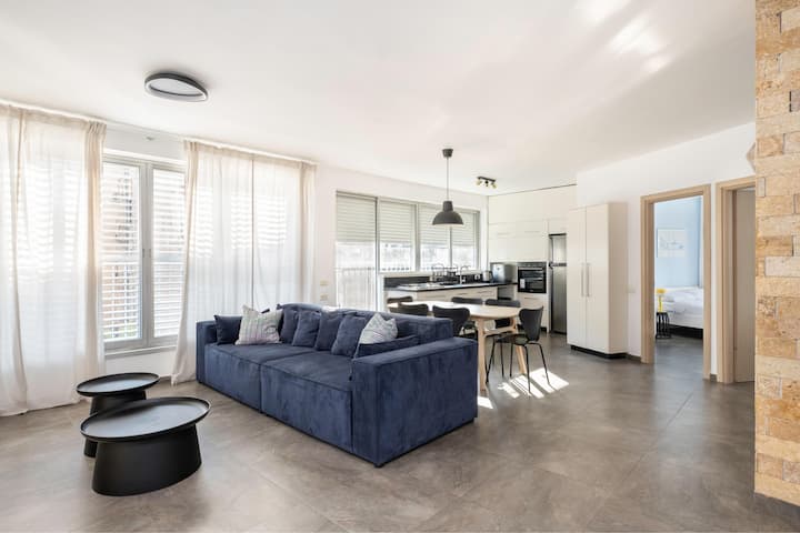 (Building Shelter)best Location Specious Apartment - Telavive