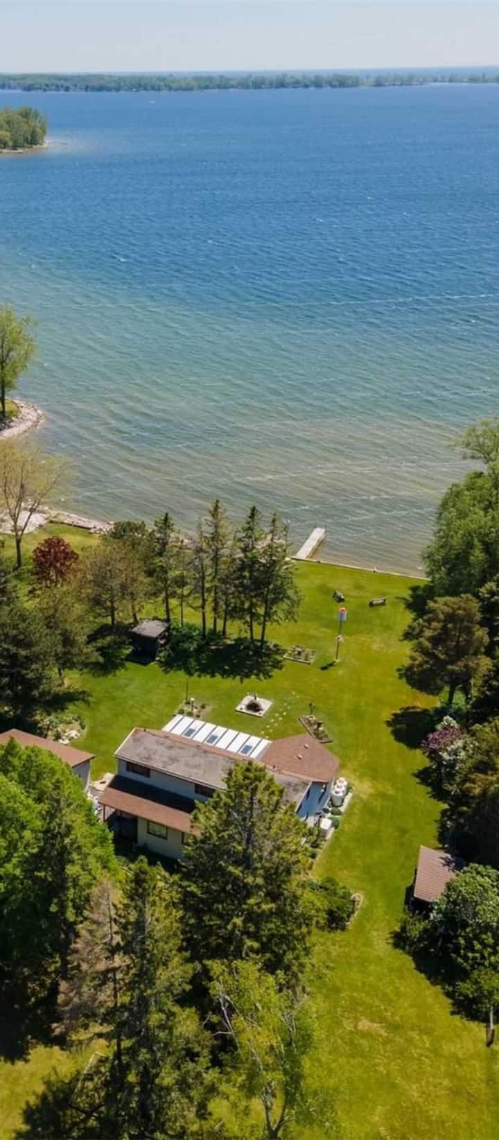 Wellers Cove Waterfront Cottage | Sauna | Firepit - Prince Edward