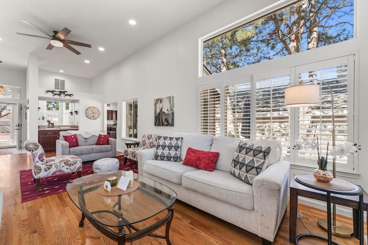 Peaceful Upscale Home Near Truckee River - Reno