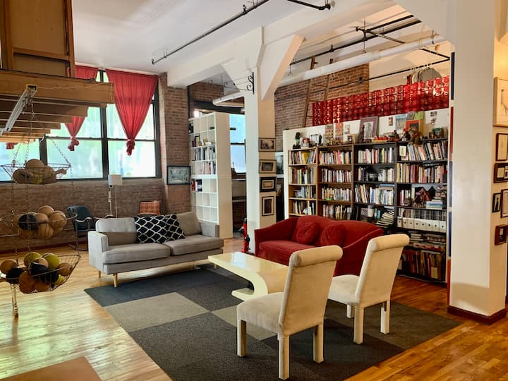 Designer's Art-circus-theater Loft - Brooklyn, NY