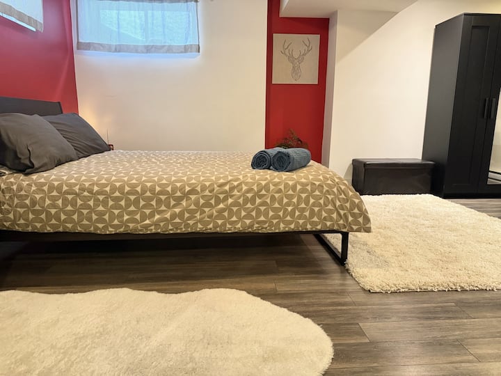 Bachelor Near Gatineau Park - Gatineau