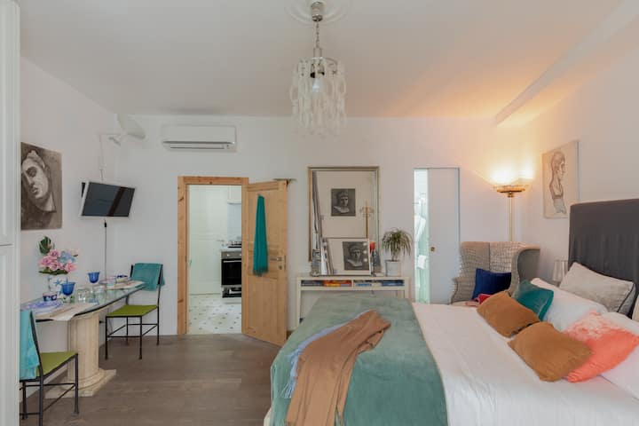 A.p.a.r.t,
La Suite & Le Jardin Caché Dans La Cour - Rome