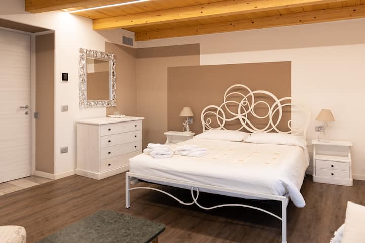 Legno: Raffinata, Vista Super & Area Benessere - San Pellegrino Terme