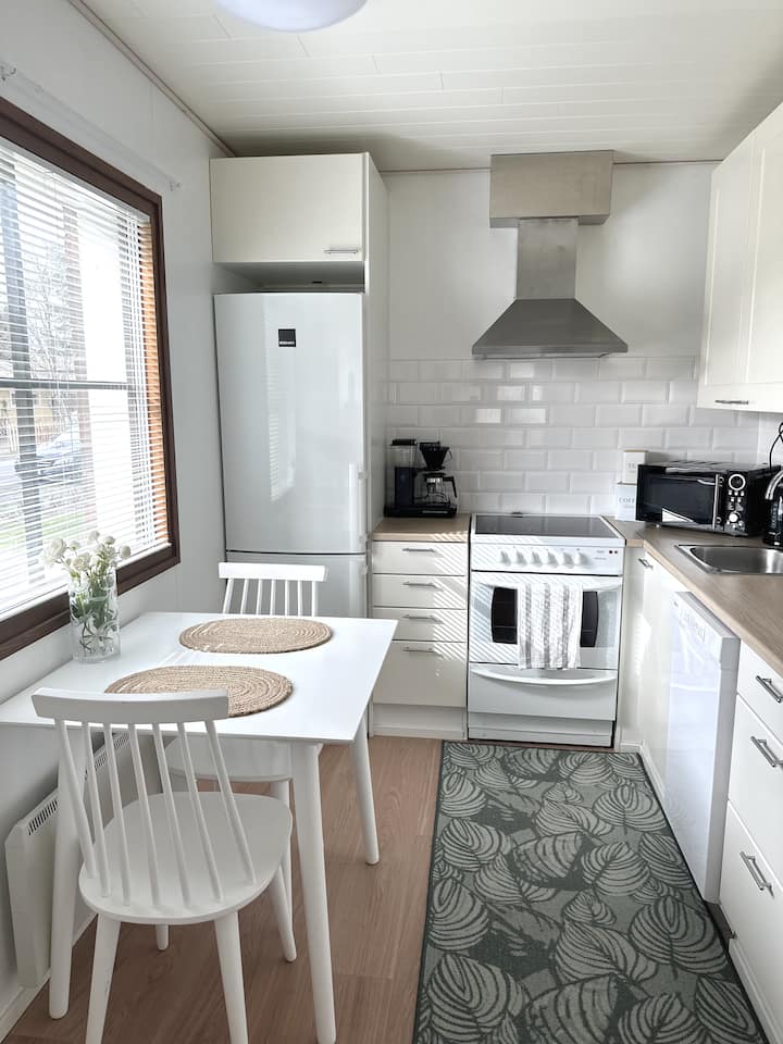 Tilava Yksiö Jossa Sauna, Terassi Ja Autokatos - Jalasjärvi