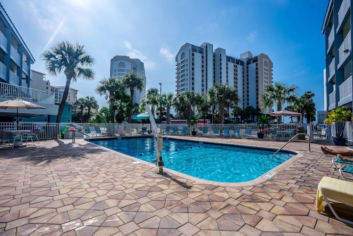 Ocean View Condo - Steps To Beach - Ace Location - Clearwater Beach, FL