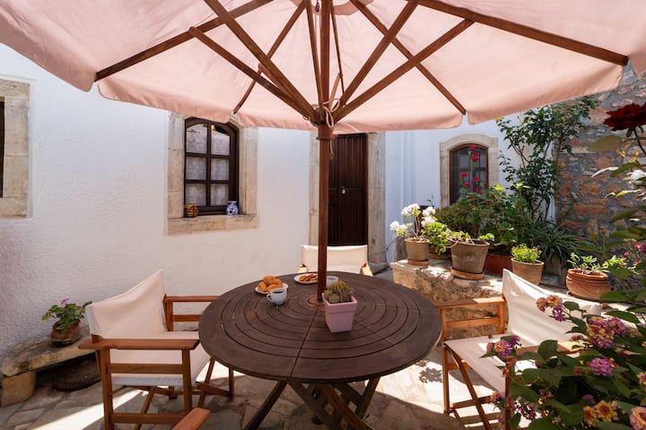 Ilianthos Traditional Maisonette - Chersónissos