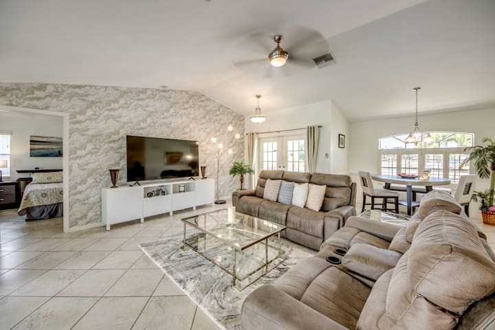 Villa Felix -Enjoy Precious Hours - Cape Coral, FL
