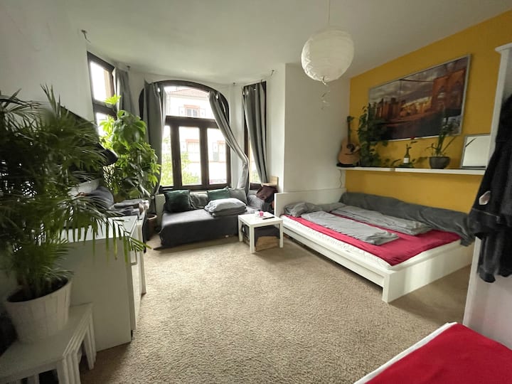 Großes Zimmer Mit Erker In Köln-nippes - Cologne
