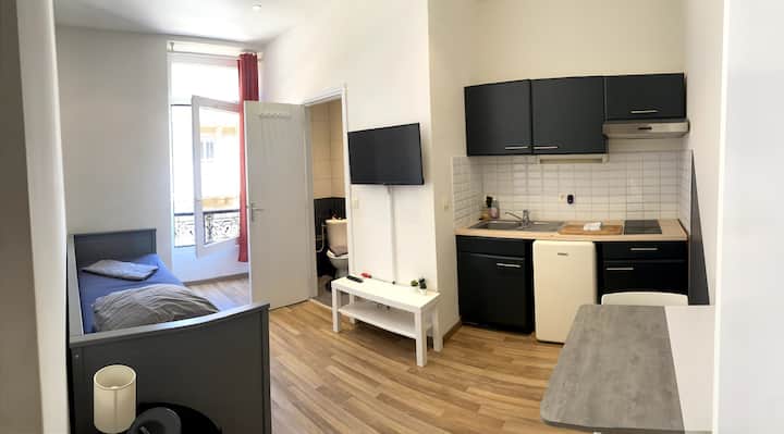 Cozy Room In The City Center - Nice