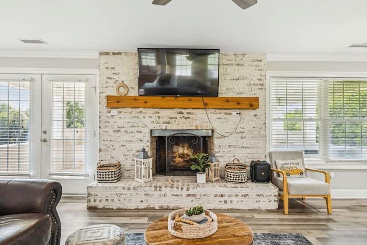 Double Diamond Rentals - Amazing Getaway W/land - Murfreesboro, TN