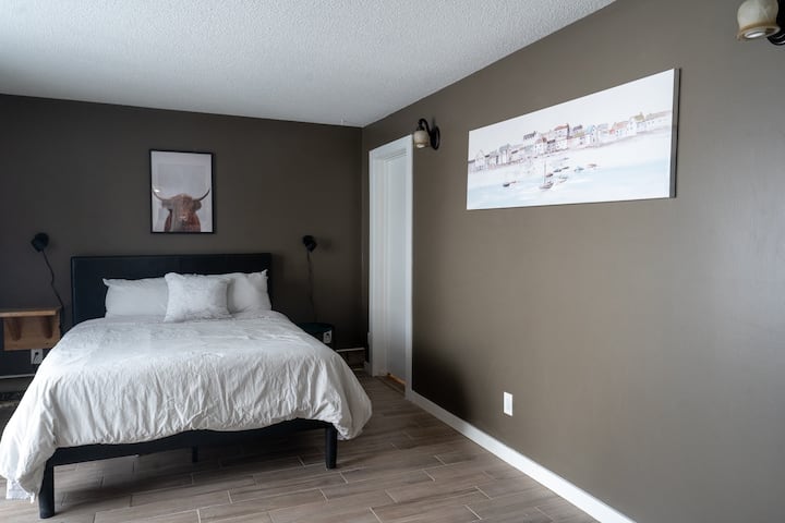 One Bedroom Condo Near Whyte Ave - Edmonton