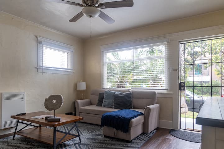 Cozy Nautical Oasis - 1140 E 3rd St. Unit 1 - Carson, CA