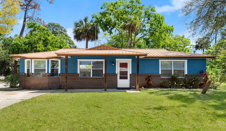 Bluejay 2 Miles To The Beach! - Port Orange, FL