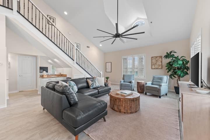 Spacious Condo Steps From Beach! - 사우스 파드레 아일랜드