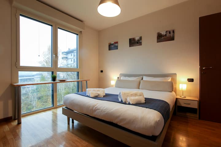Garage Included, Bright Apt. With Terrace, 1 Room - Milão