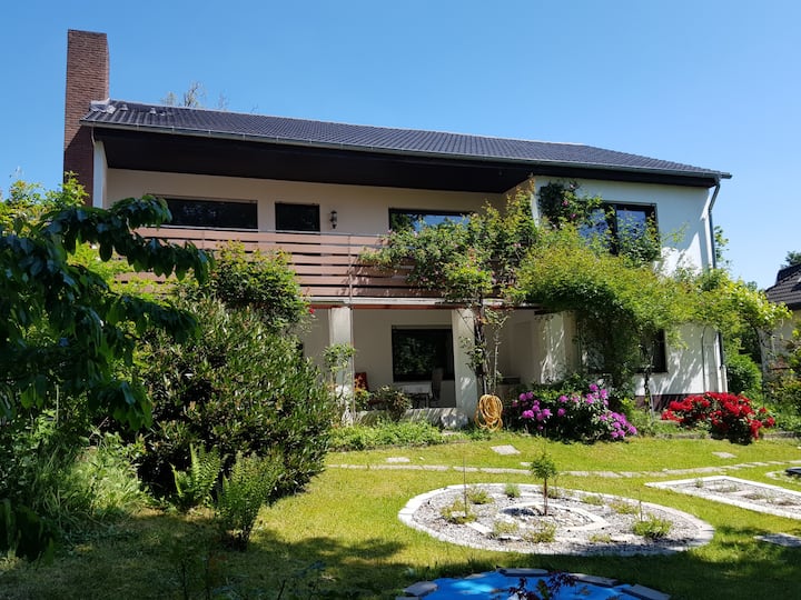 Rose Apartment, 50 Sqm + Veranda - Bad Nauheim