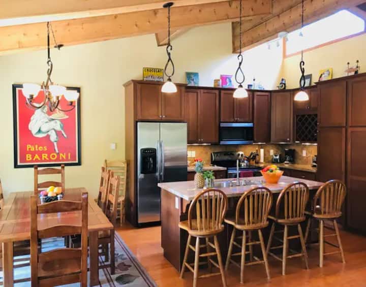 Large 4 Bed/3 Bath
Townhome On Red Shuttle Line - Mammoth Lakes, CA