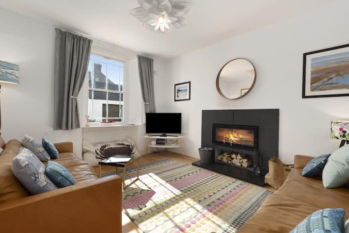 Stunning Town House In City Centre That Sleeps 10 - Pembrokeshire