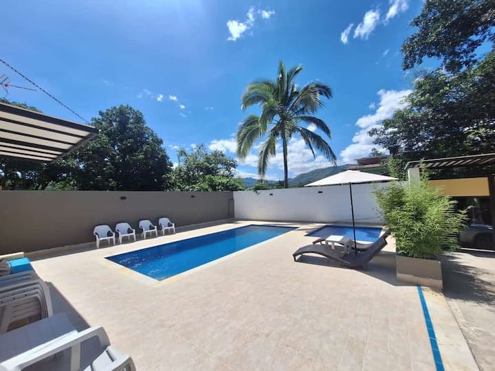 Casa Exclusiva Muy Completa Totalmente Privada - Villeta
