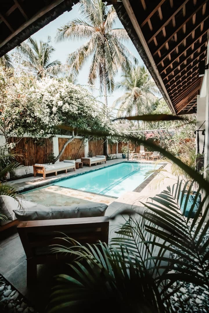 Stylish & Social 3br Villa With Private 10m Pool - Gili Islands