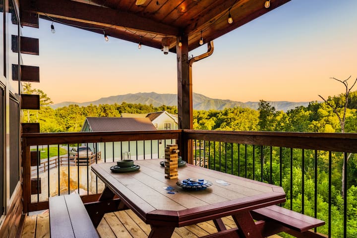 Views, Near Downtown/ober, Game Room, Hot Tub, New - Gatlinburg, TN
