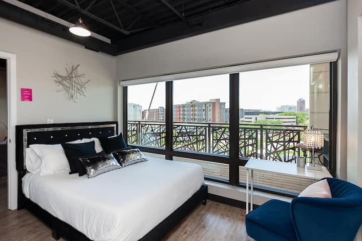 Luxury | Skyline View | Dt | Scenic | Dream Room - Des Moines, IA