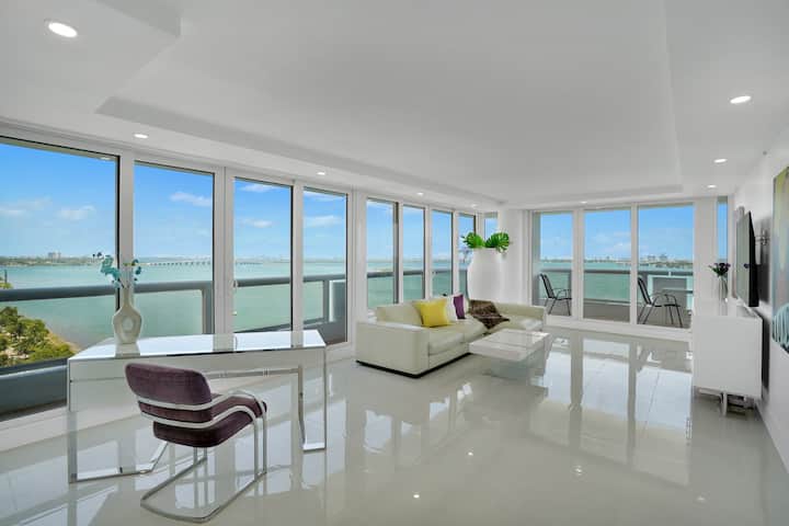 Walking On Water! Water Views! - Miami