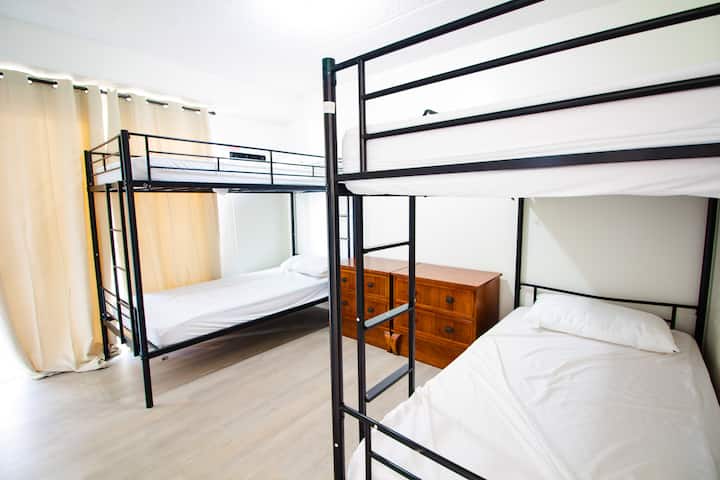 Waikiki Hostel Female-only Single Bed W/kitchen - Honolulu