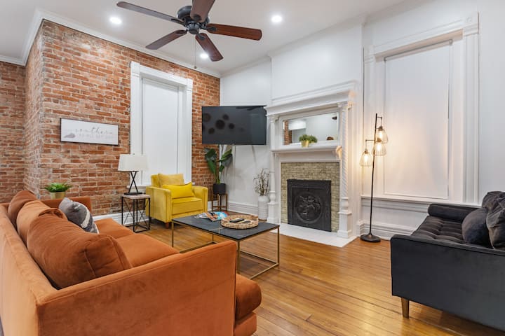 Modern Comfort + Historic Charm For Large Groups - Kentucky