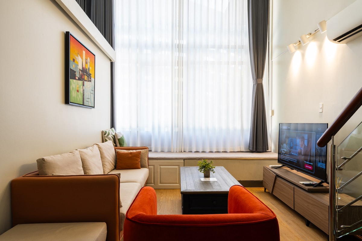 Forbestown BGC | Luxury 2BR loft | Pool & Gym Use - Condominiums for ...