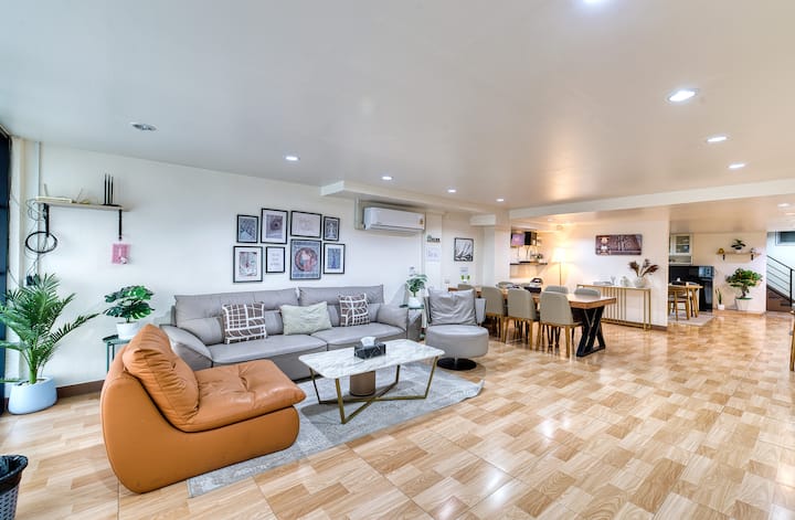 New 12 Bedroom 26 Persons Townhouse In Center - Bangkok