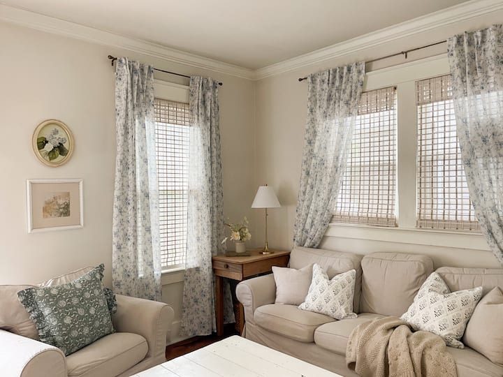 Cozy Nashville Cottage Minutes From Everything - Nashville, TN