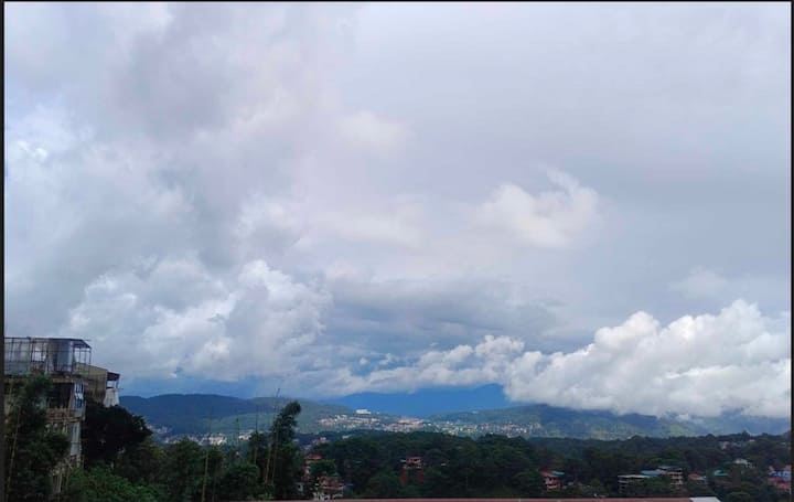 Baguio Home With Mountain View - Baguio